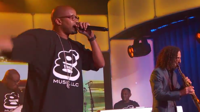 Watch Warren G Perform 'Regulate' Like You've Never Heard It Before ...