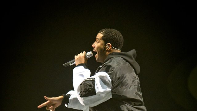 Drake Debuts Brand New Freestyle During 'Jungle Tour' - Capital XTRA